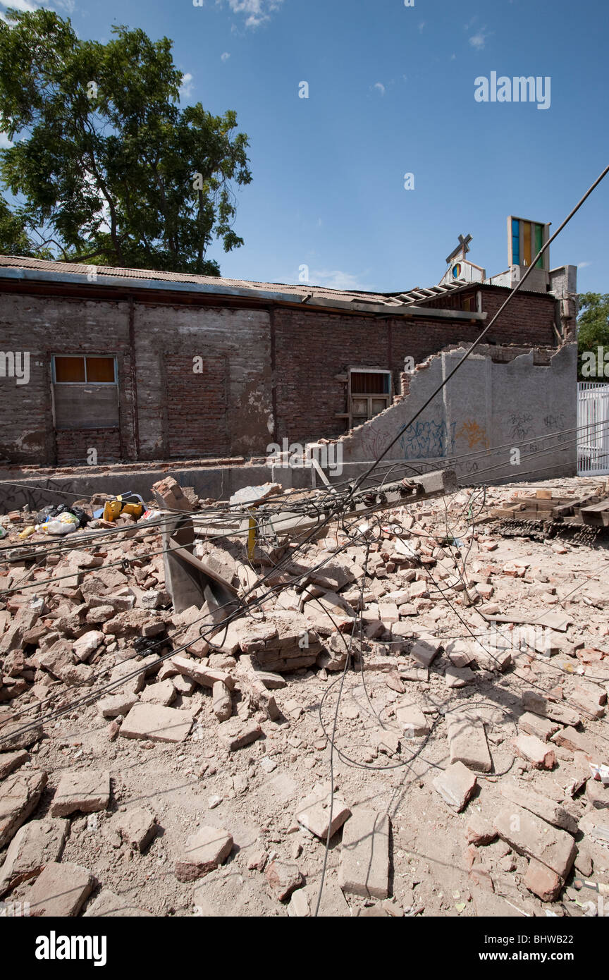 A wall, made of Bricks collapsed in Santiago Chile Stock Photo - Alamy