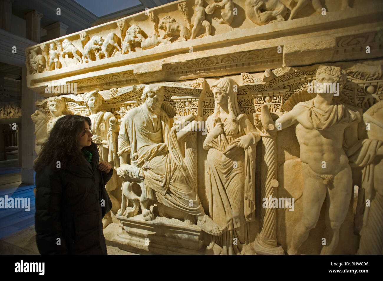 Asiatic Sarcophagus With Kline Portrait Of A Woman