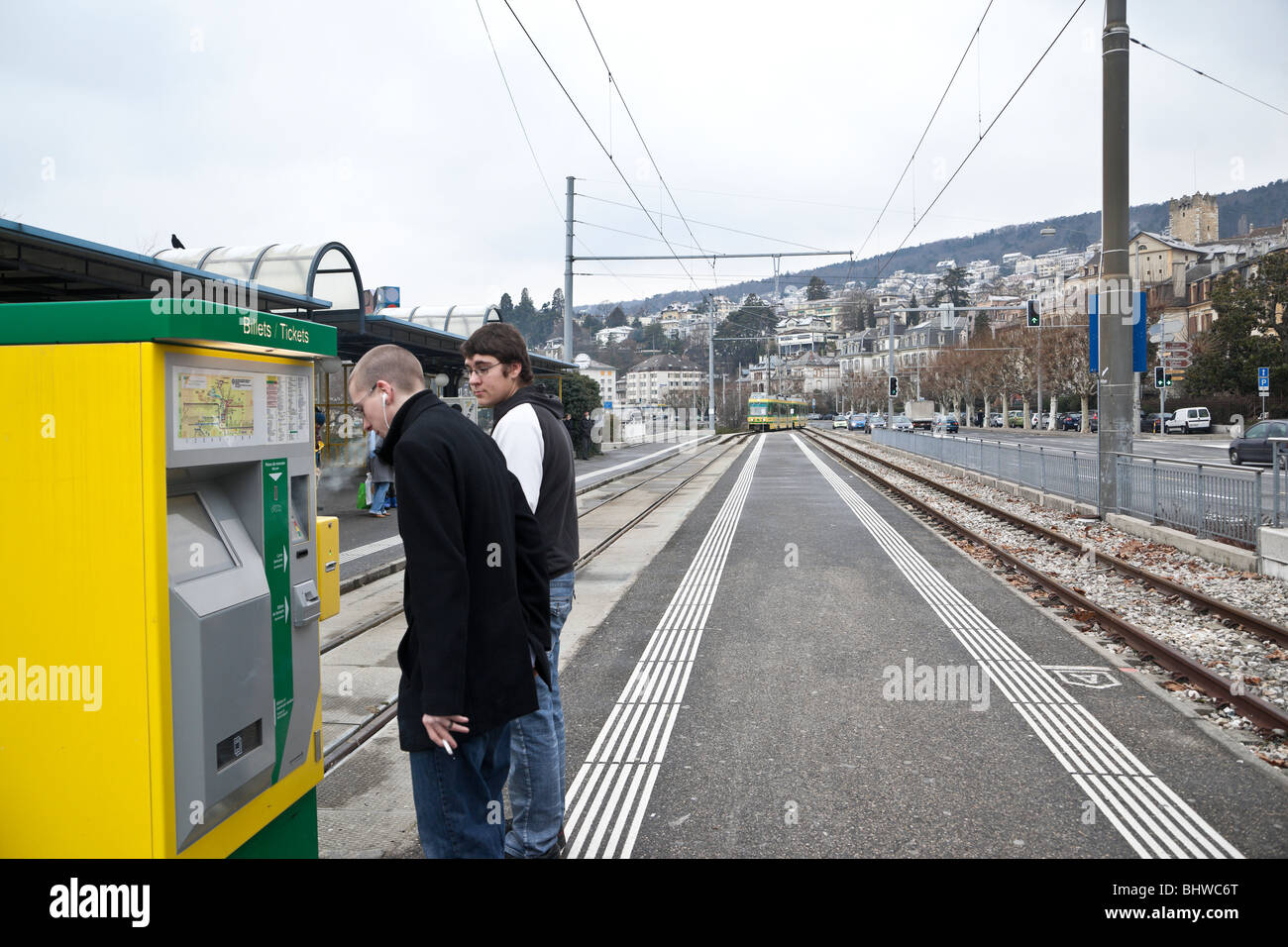 Train ticket machine hi-res stock photography and images - Alamy