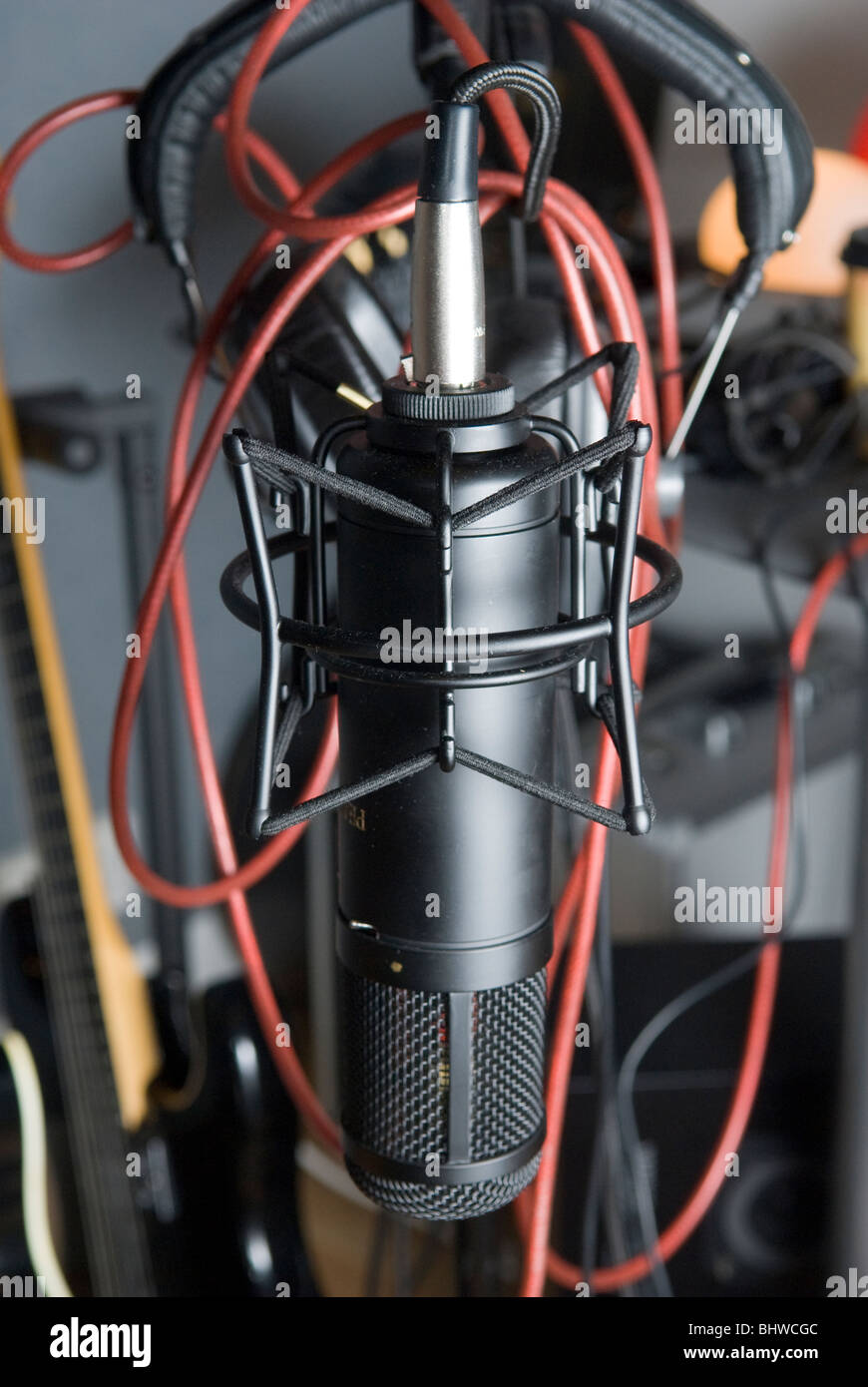 Music studio mic hi-res stock photography and images - Alamy