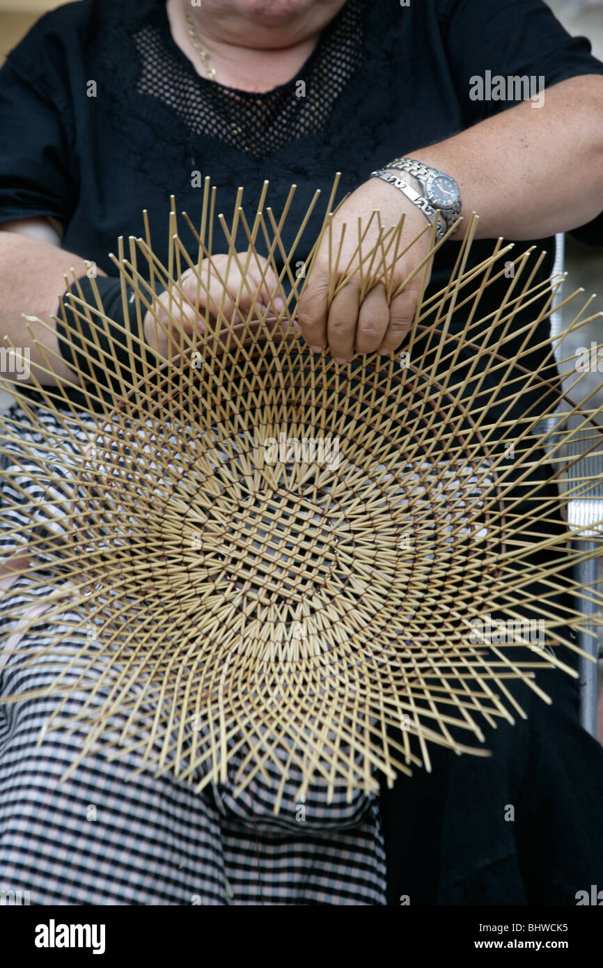 Bamboo weaving craft hi-res stock photography and images - Alamy