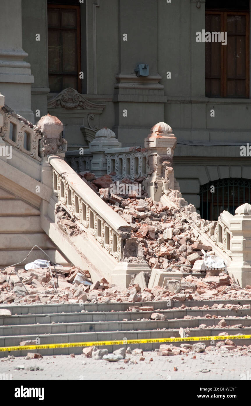 The Fine Art´s Academy, affected by the earthquake, February 27, 2010 ...