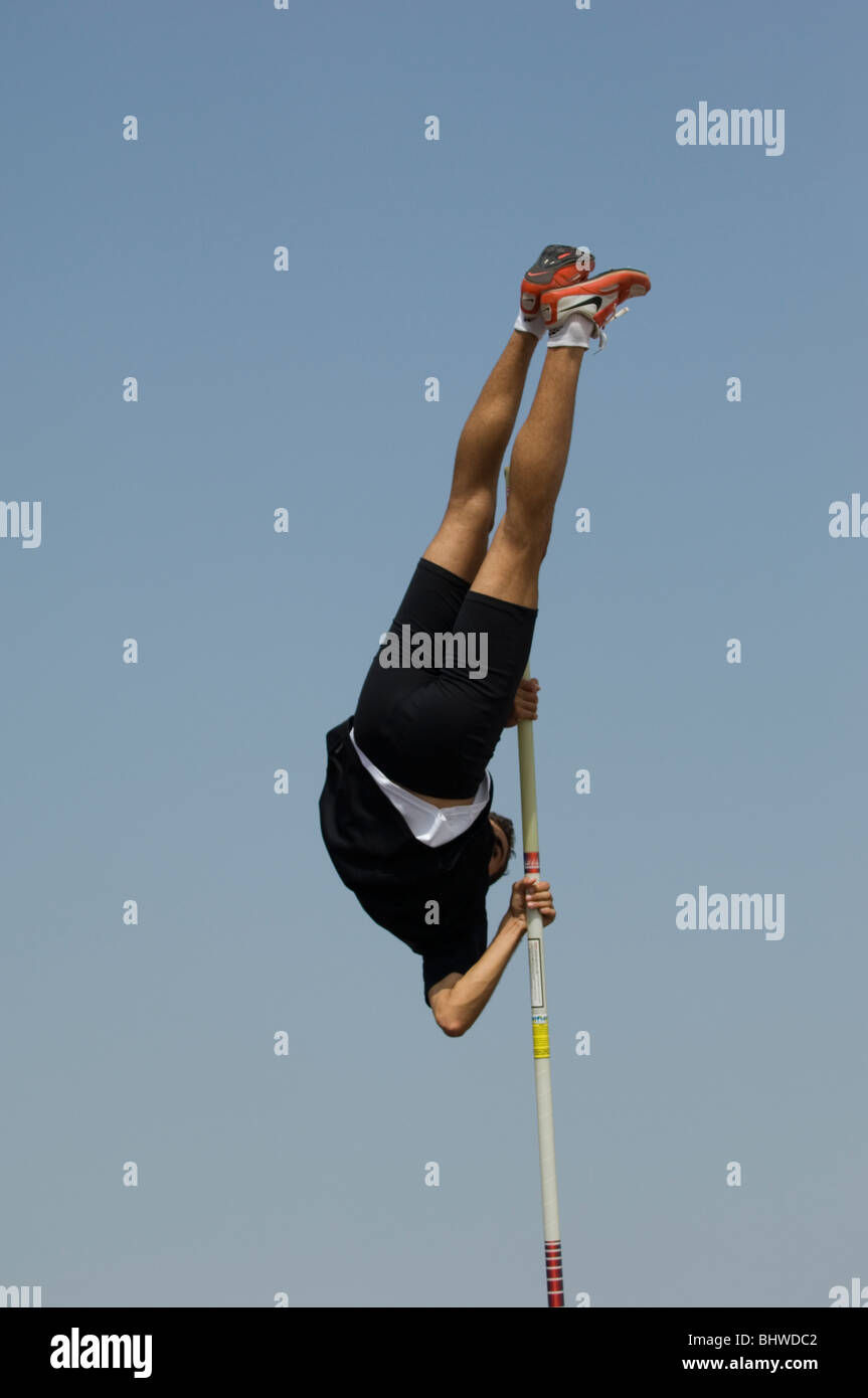 Pole vaulter jump hi-res stock photography and images - Alamy