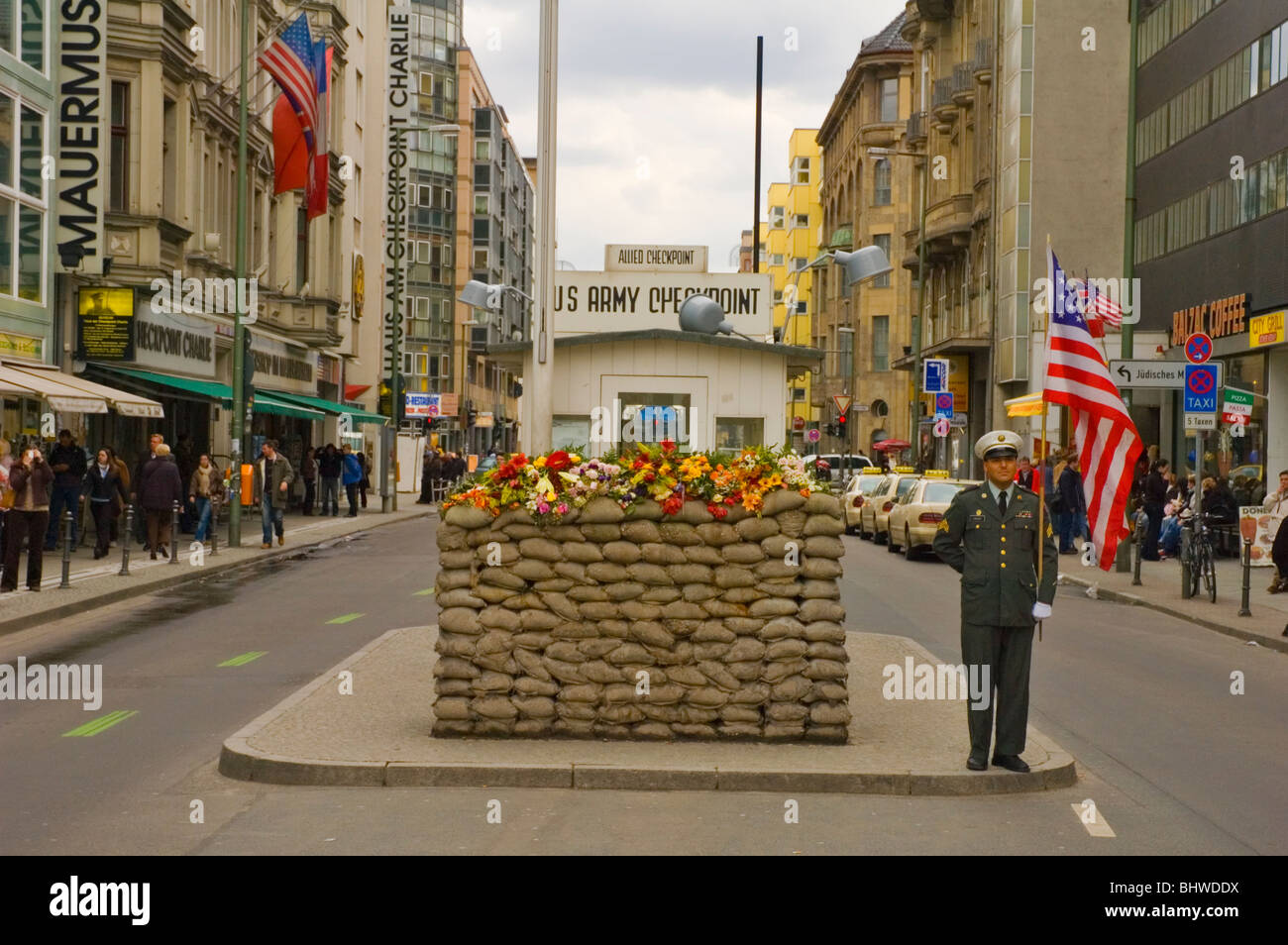 Checkpoint Charlie Berlin Germany Europe Stock Photo - Alamy