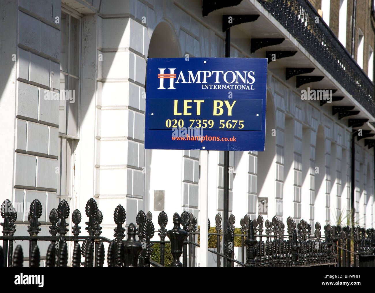 House to let board hi-res stock photography and images - Alamy