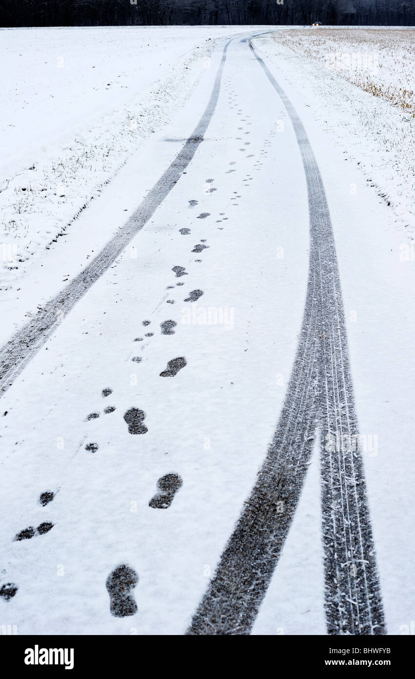 Human footprints in winter hi-res stock photography and images - Alamy