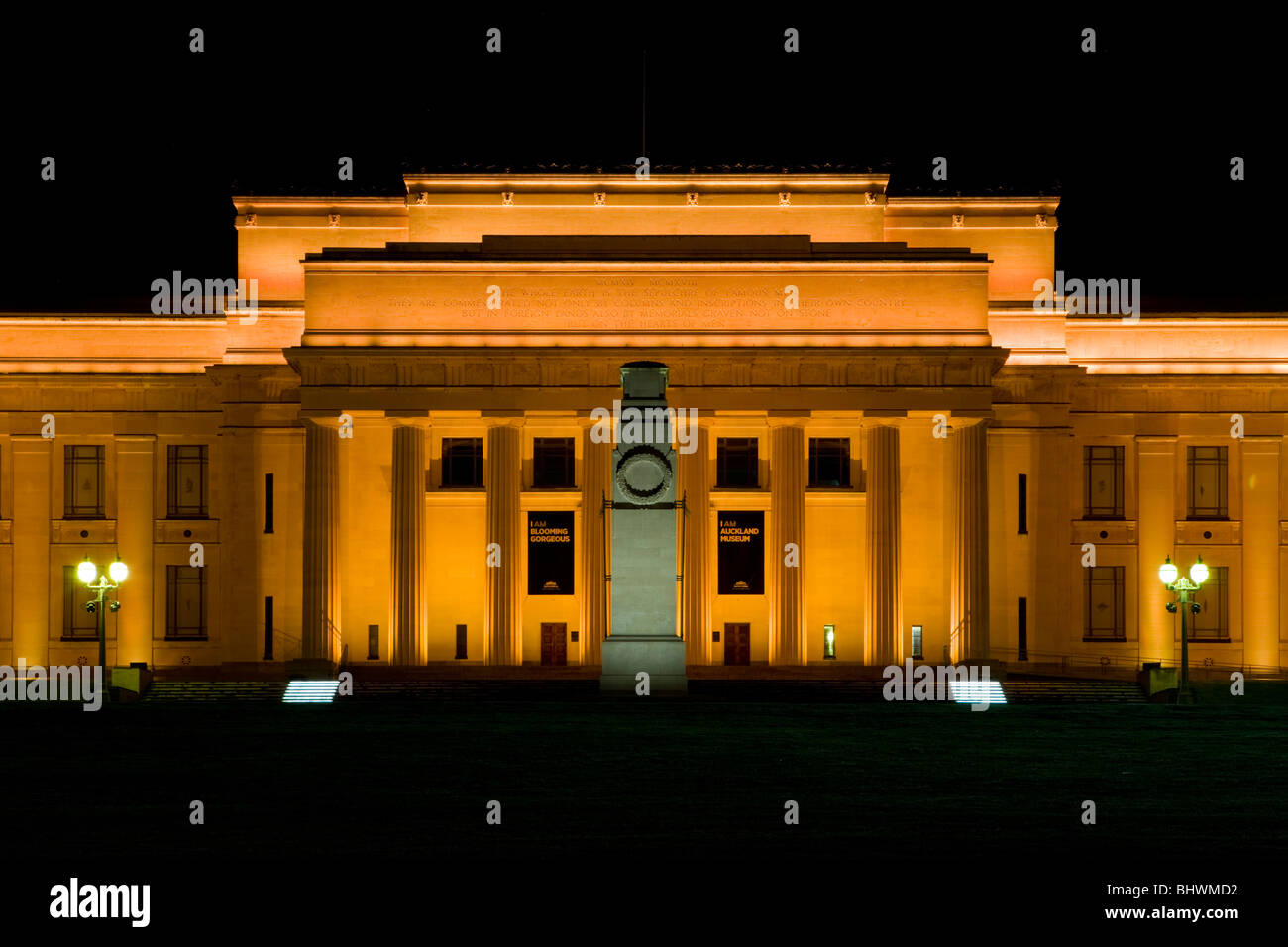 Pillar facade auckland museum hi-res stock photography and images - Alamy