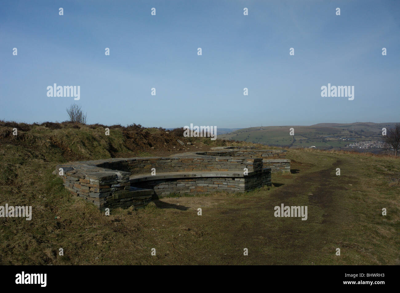 Stone bench, viewing area on the Ridgeway Walk Stock Photo - Alamy