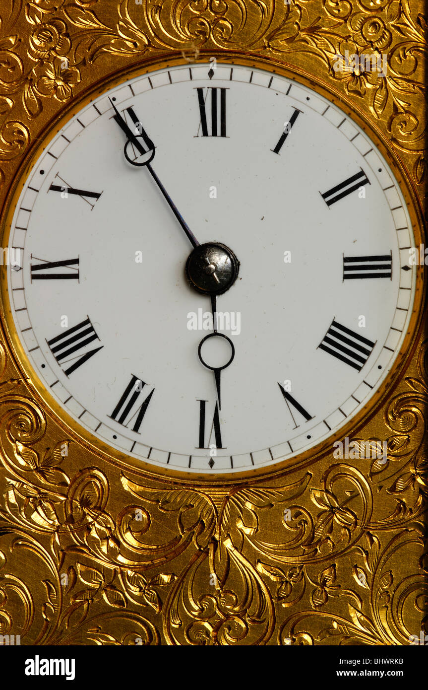 Gold clock face hi-res stock photography and images - Alamy
