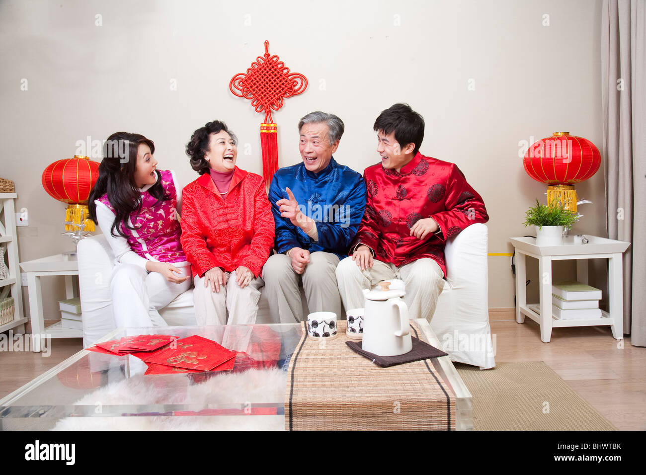 Family life with traditional Chinese style Stock Photo - Alamy