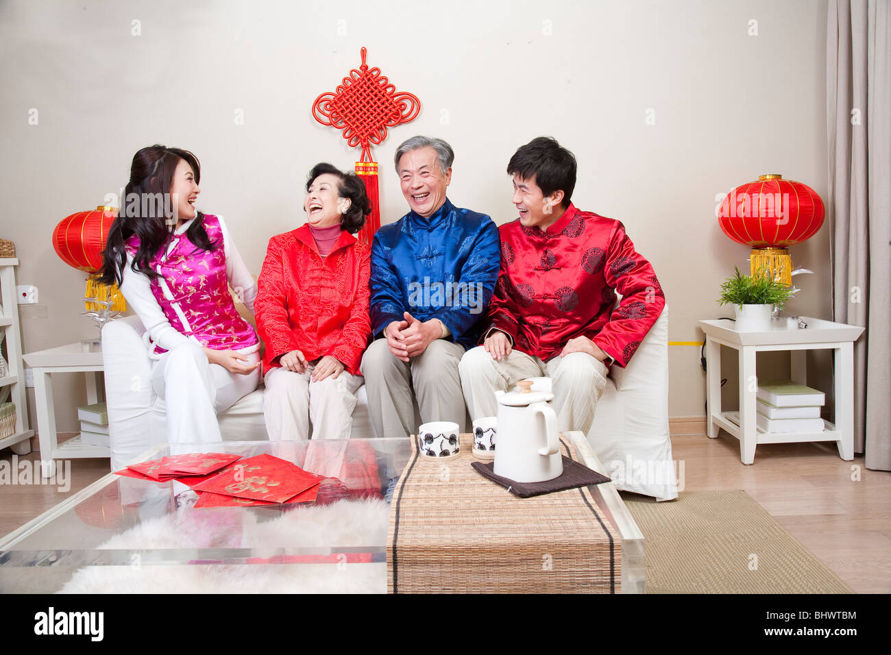 Family life with traditional Chinese style Stock Photo - Alamy