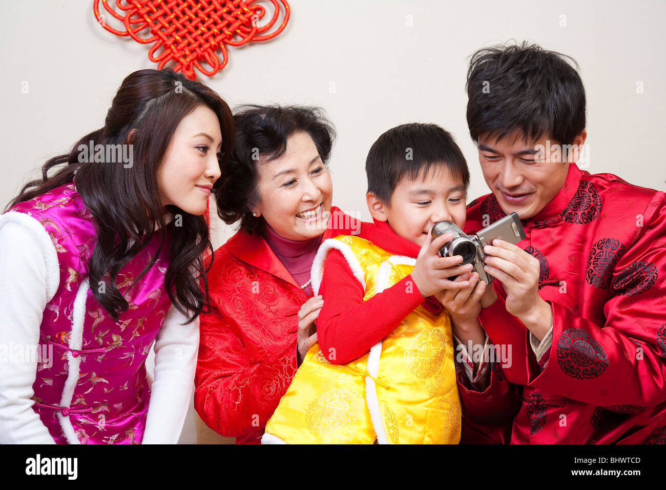 Family life with traditional Chinese style Stock Photo - Alamy