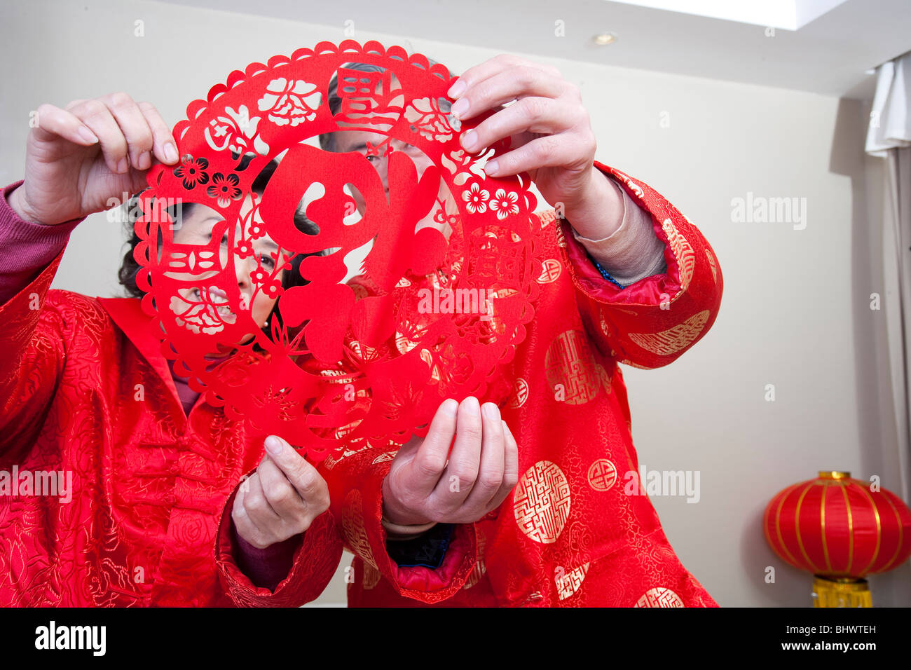Traditional chinese family hi-res stock photography and images - Alamy