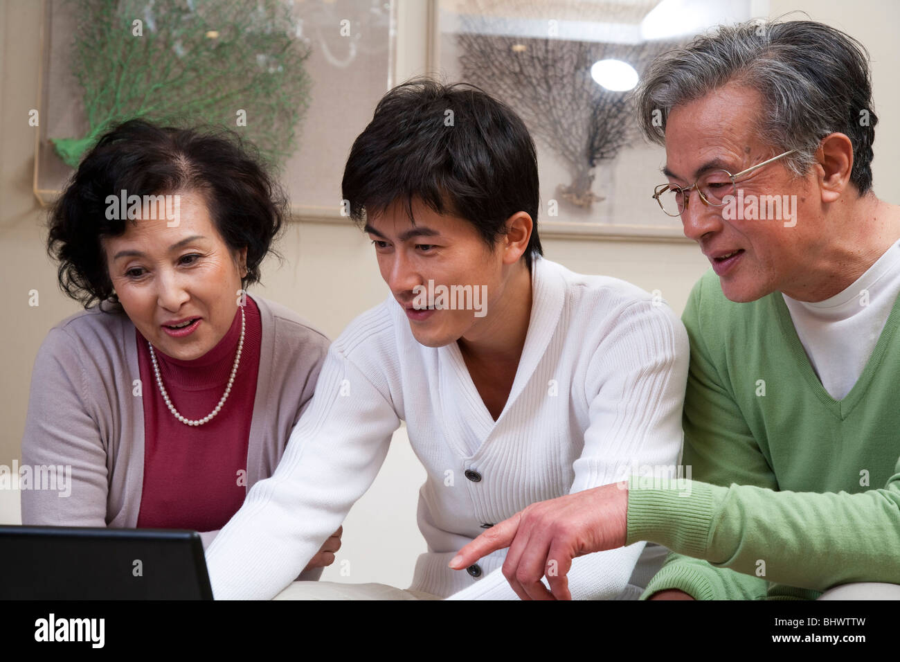 Family life with traditional Chinese style Stock Photo - Alamy