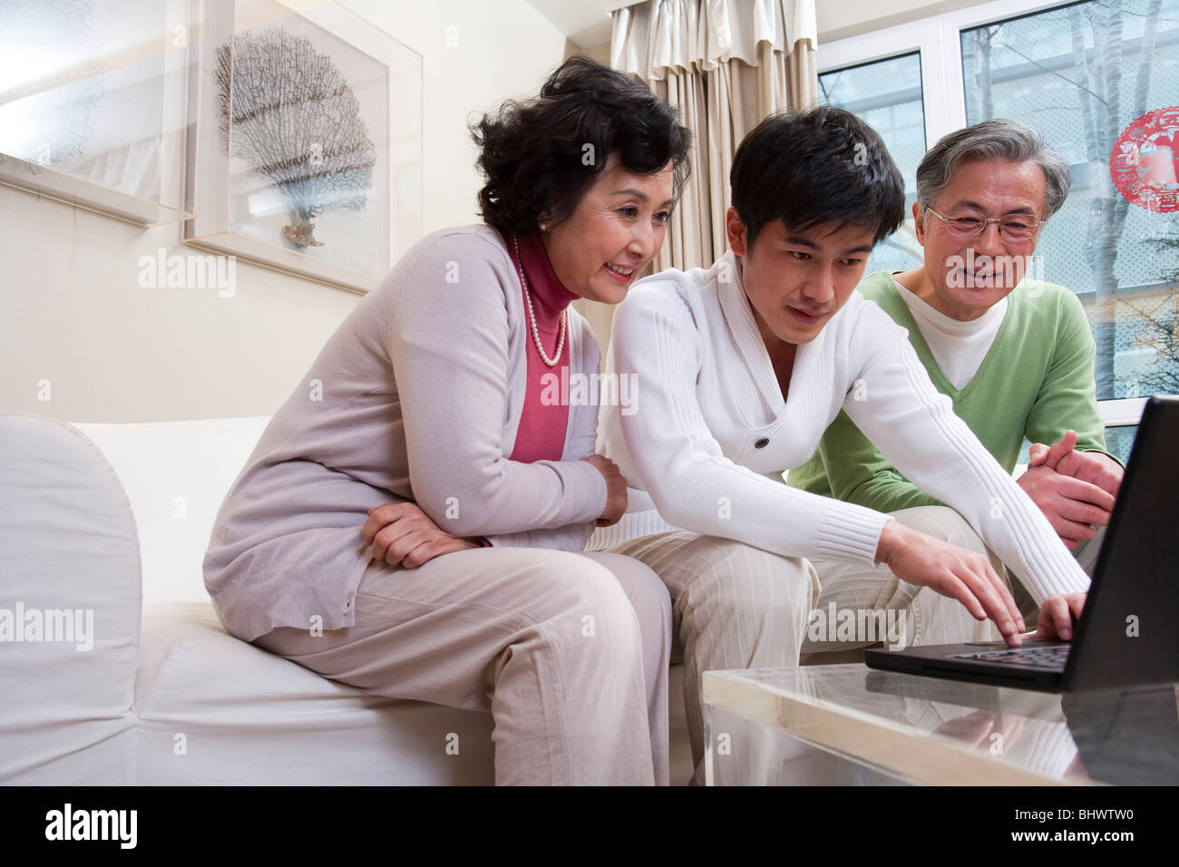 Family life with traditional Chinese style Stock Photo - Alamy