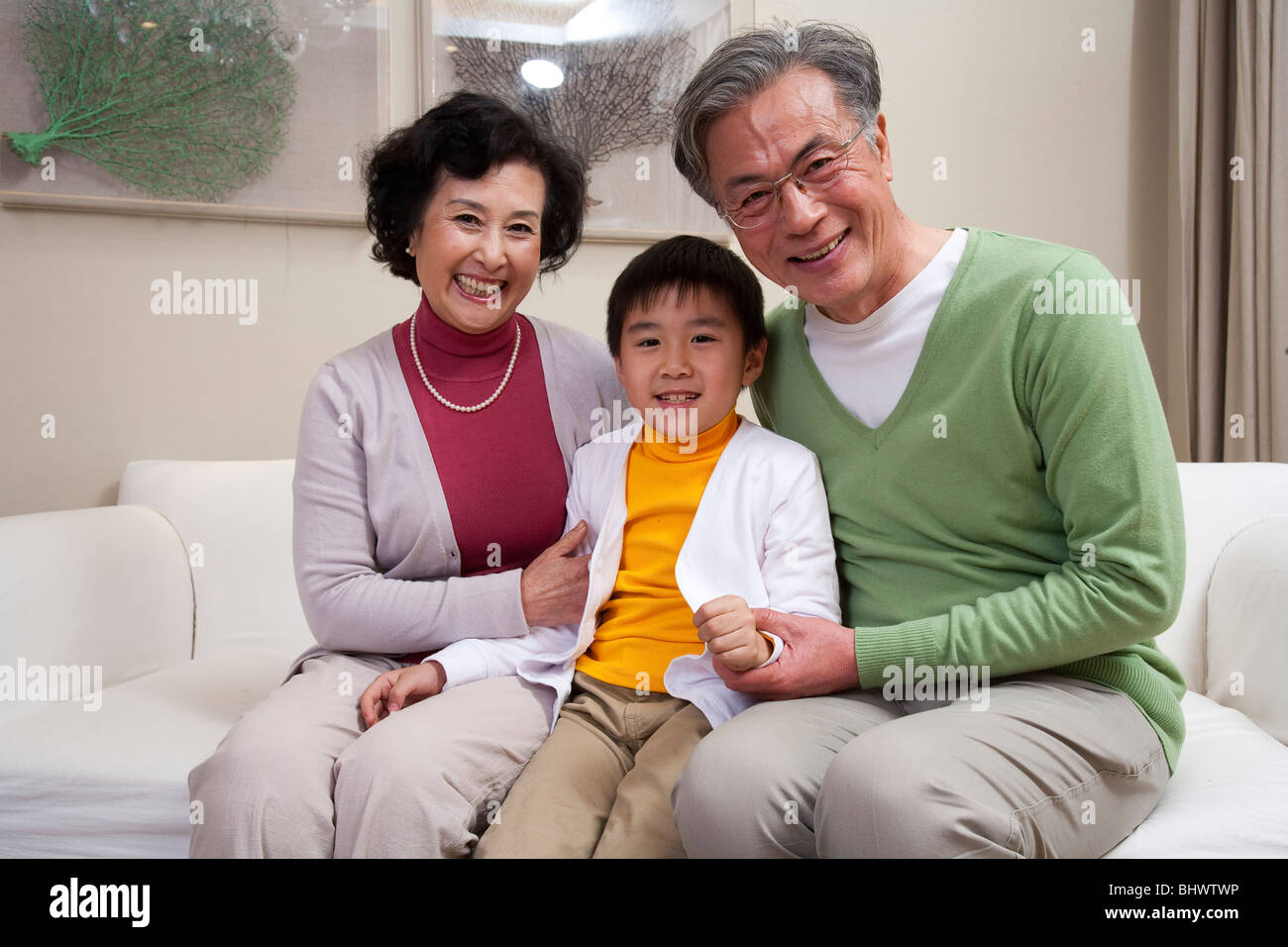 Family life with traditional Chinese style Stock Photo - Alamy