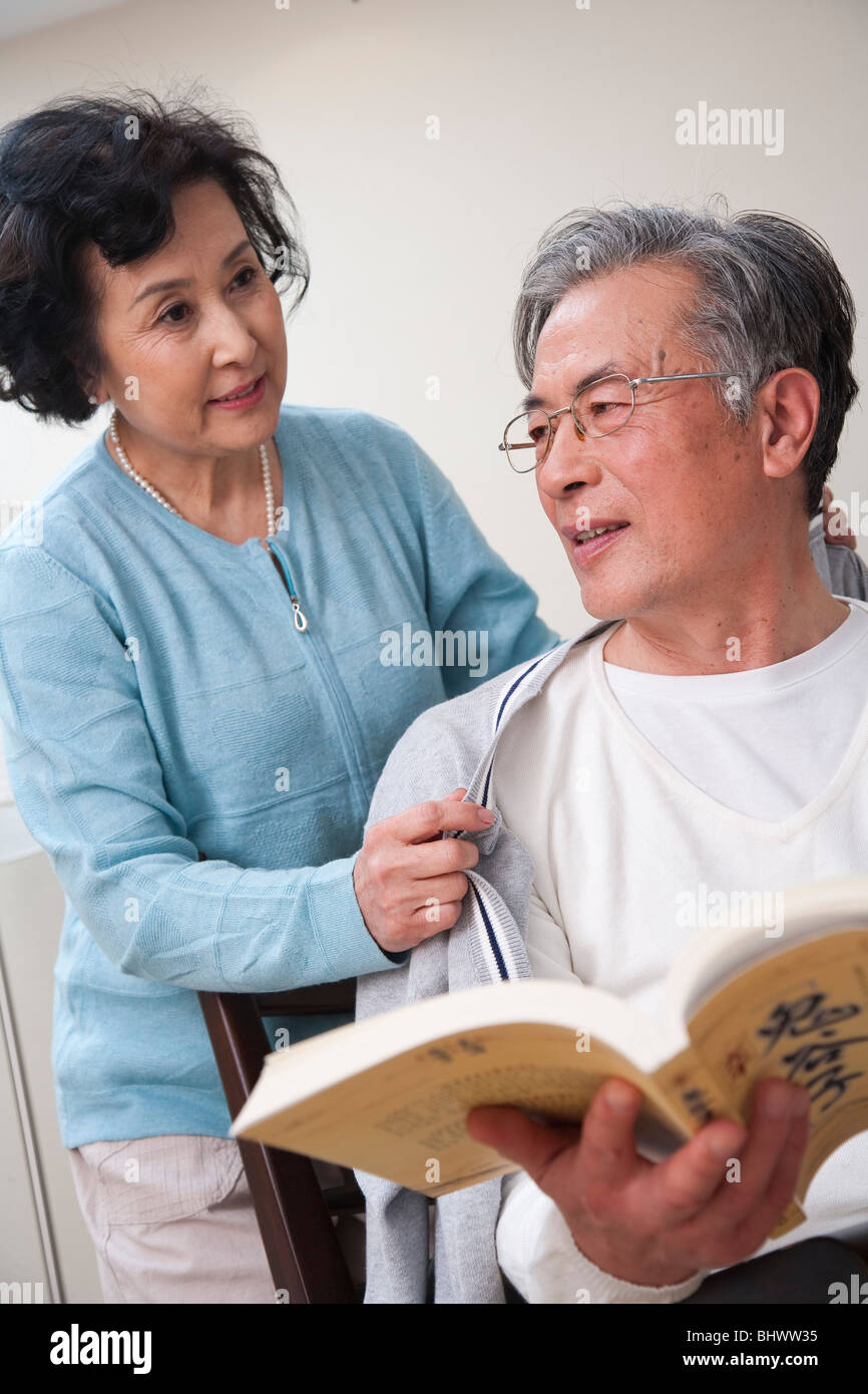Family life with traditional Chinese style Stock Photo - Alamy