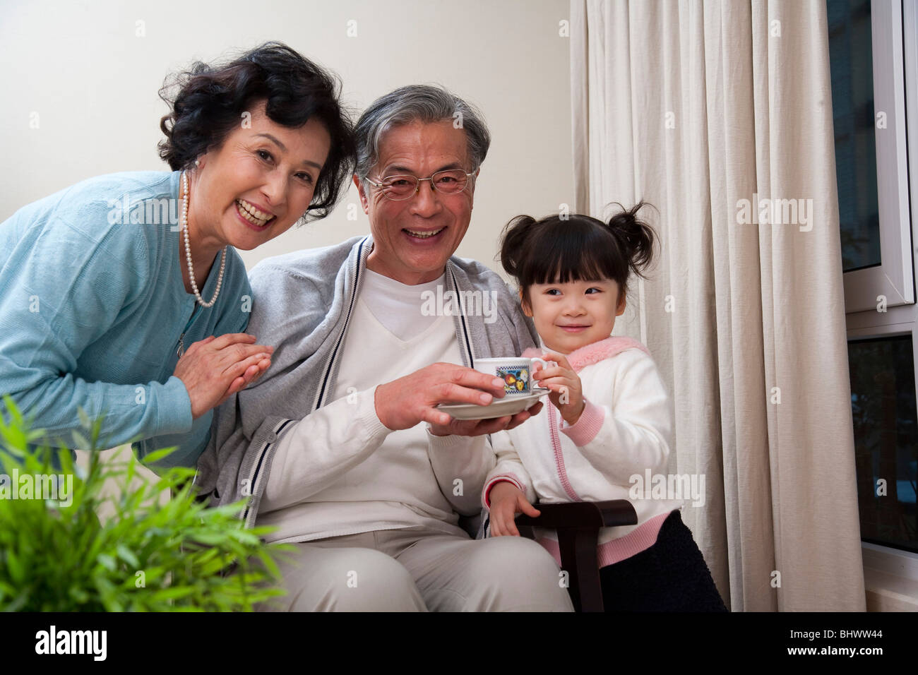 Family life with traditional Chinese style Stock Photo - Alamy