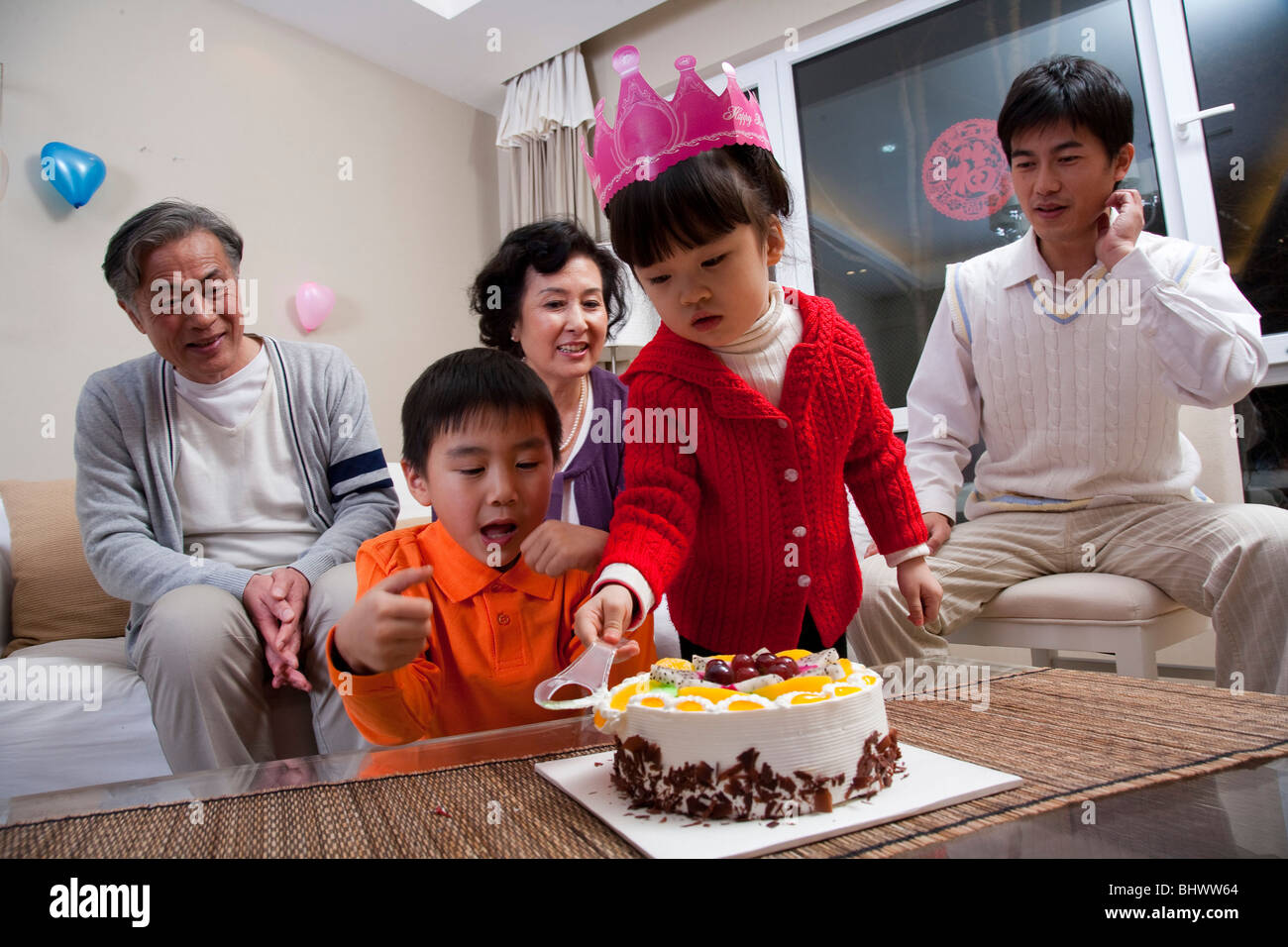 Family life with traditional Chinese style Stock Photo - Alamy