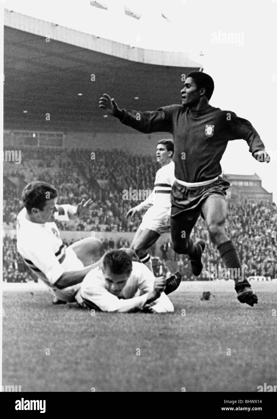 Portugal eusebio 1966 world cup High Resolution Stock Photography and ...