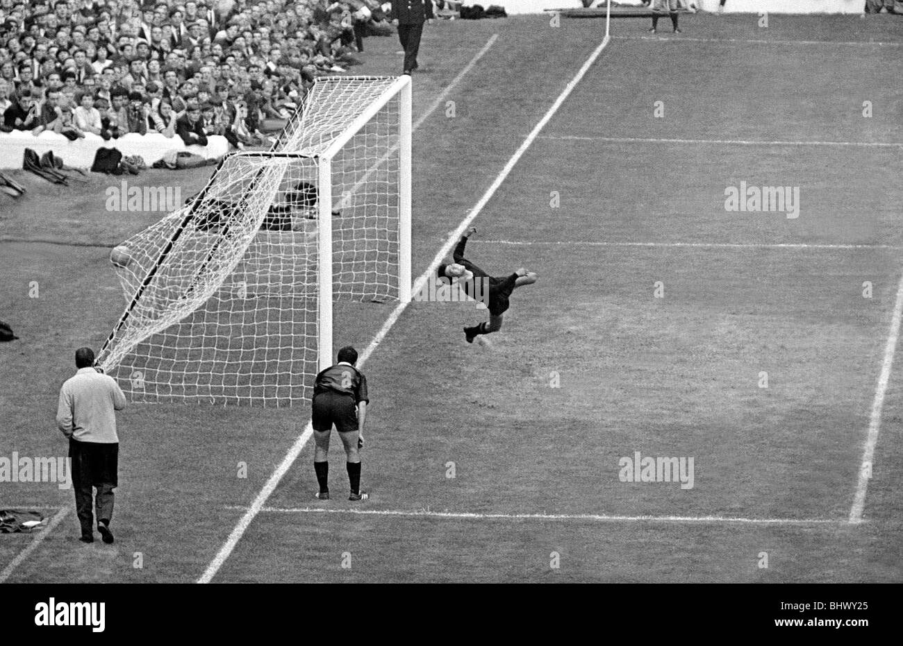 World Cup North Korea versus Portugal 24th July 1966 Owens and Measley ...