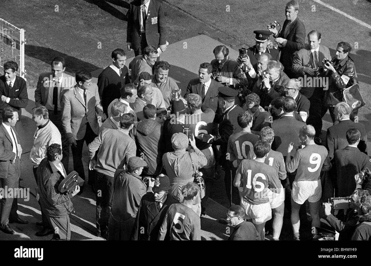 1966 world cup trophy hi-res stock photography and images - Alamy