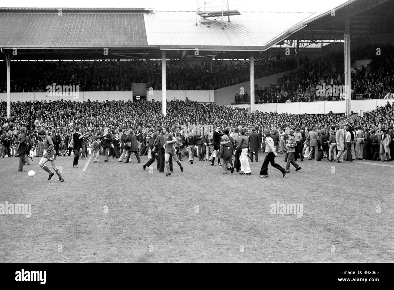 Football hooligans 1970s Black and White Stock Photos & Images - Alamy