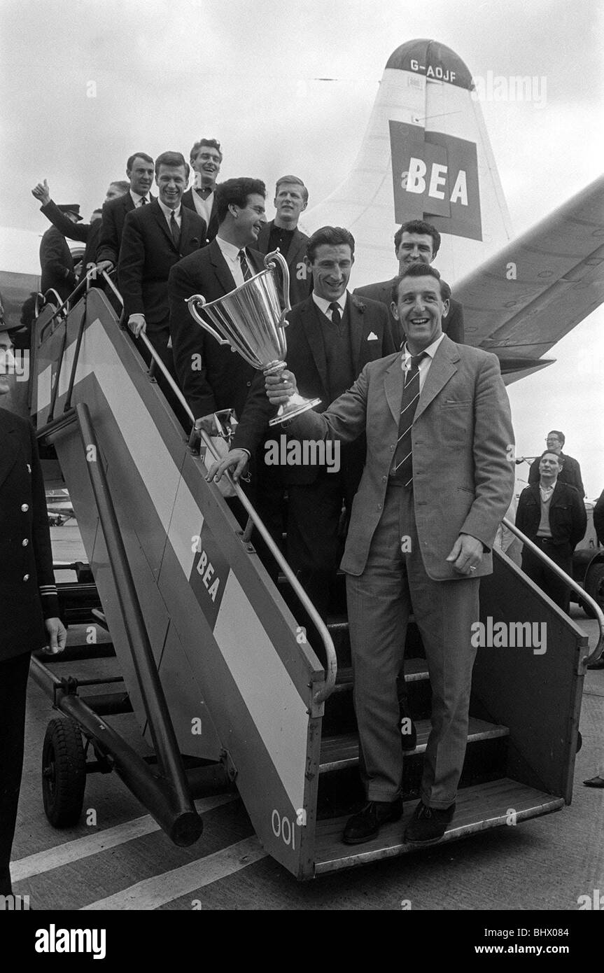 Tottenham hotspur team european Black and White Stock Photos & Images ...