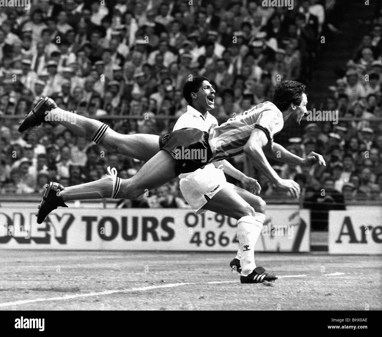 Keith Houchen scores for Coventry with a diving header, and all Chris ...
