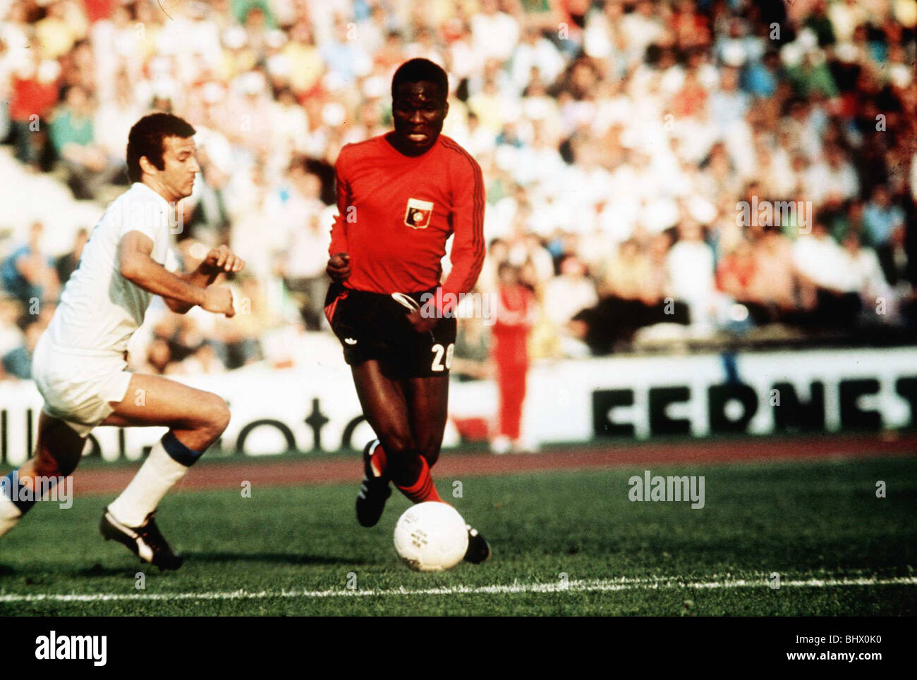 Italy versus Haiti World Cup 1974 Sanon runs with the ball Stock Photo ...