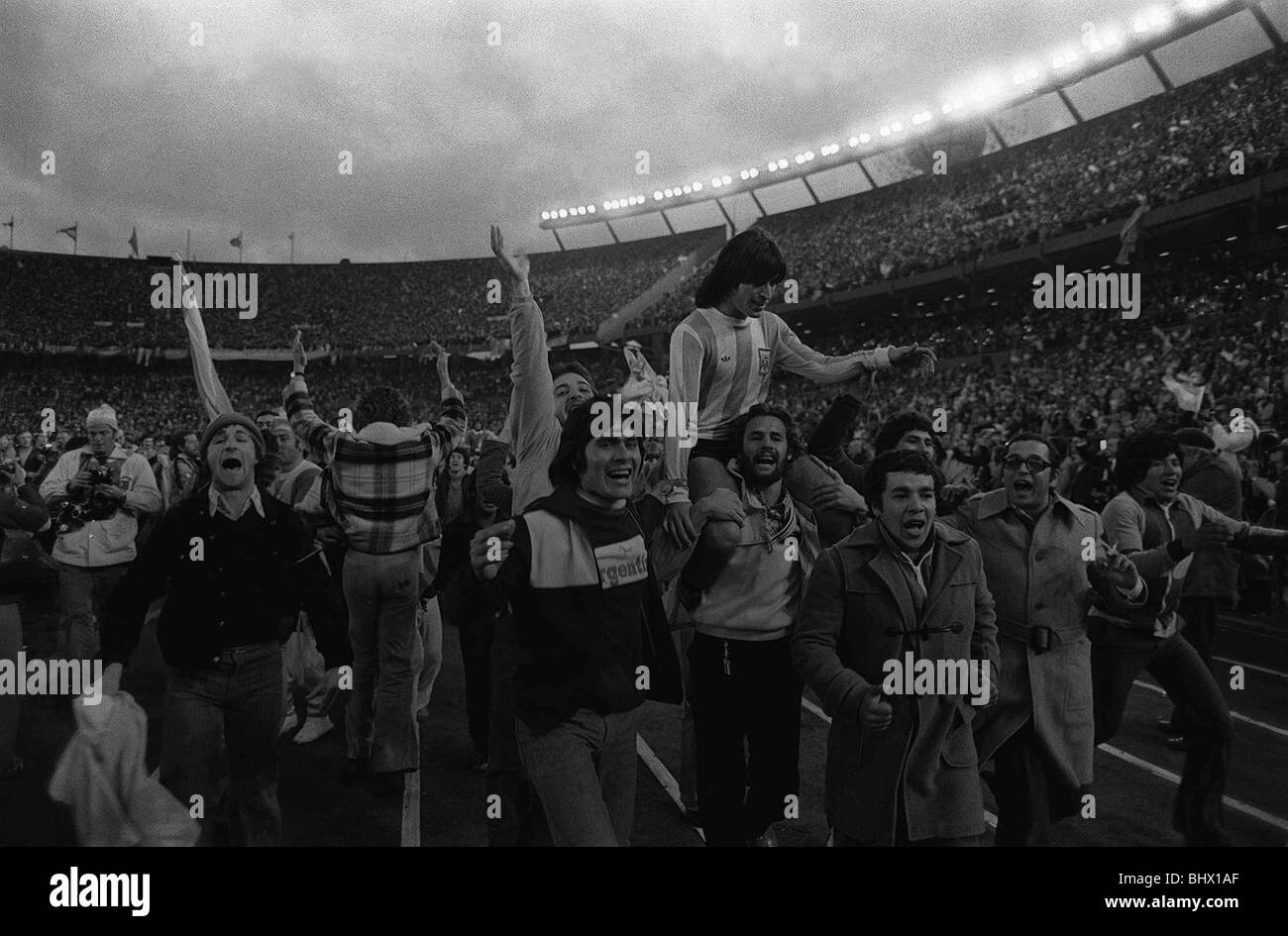 Sports celebrate Black and White Stock Photos & Images - Alamy