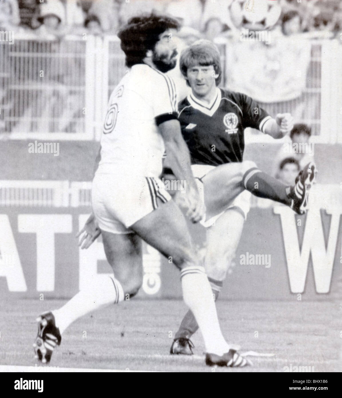 Gordon strachan 1982 hi-res stock photography and images - Alamy
