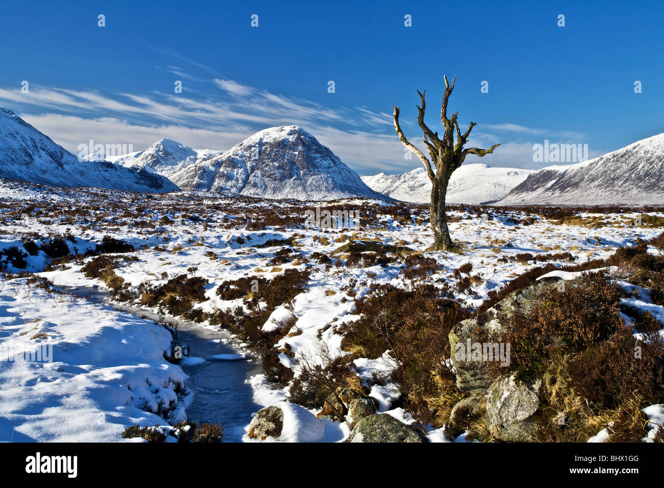 Buchaille etive mor coupal river hi-res stock photography and images ...