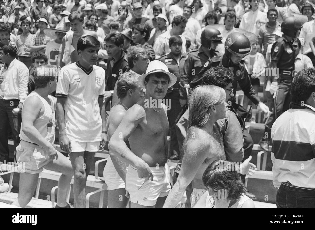 World Cup Mexico '86 England v Argentina action plus fans at the match ...