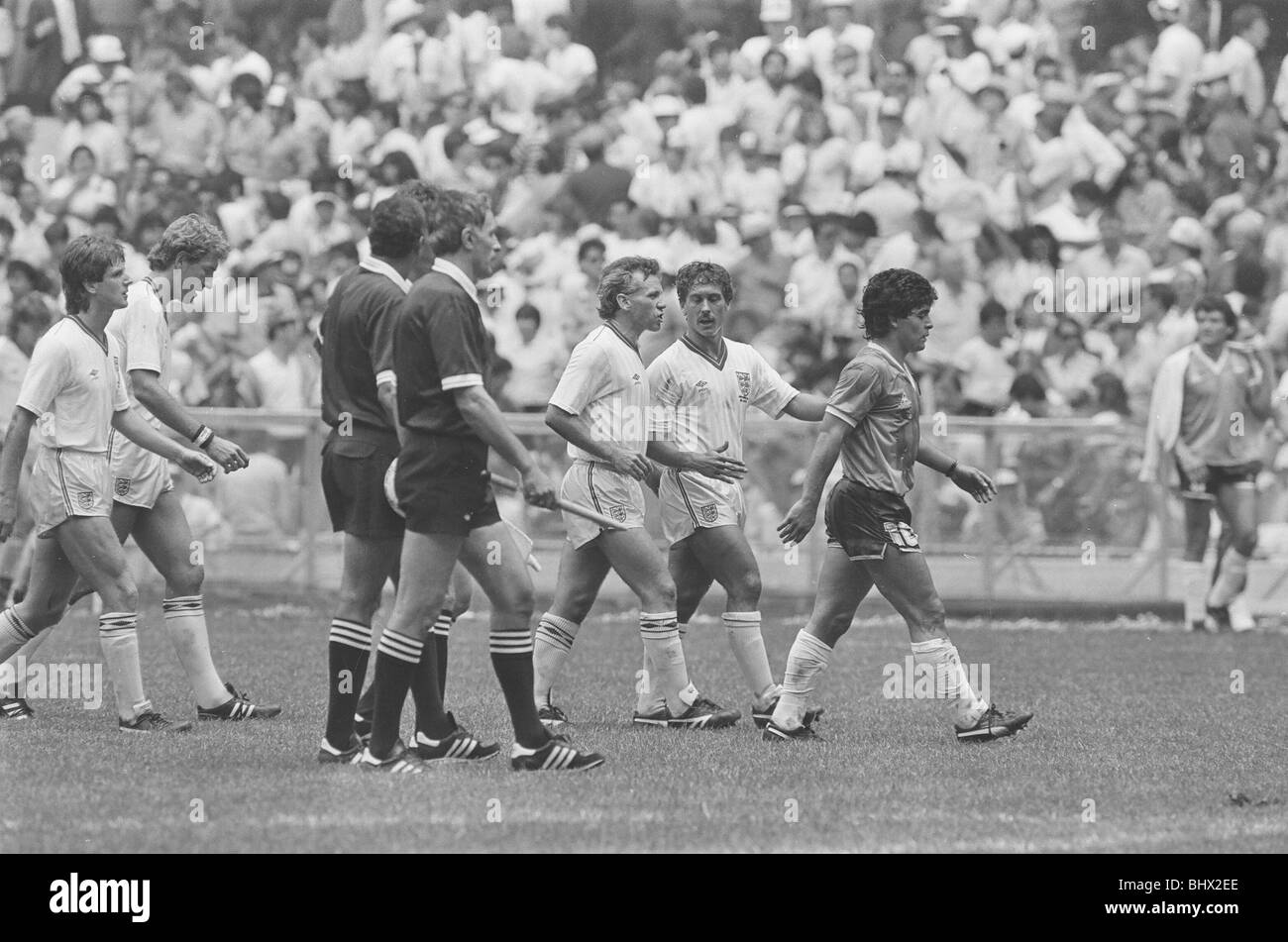 World Cup Mexico '86 England v Argentina action plus fans at the match ...
