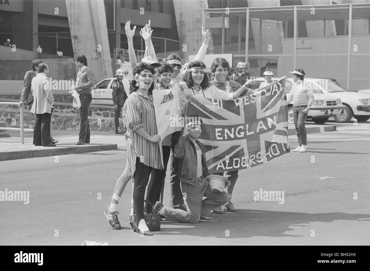 World Cup Mexico '86 England v Argentina action plus fans at the match ...