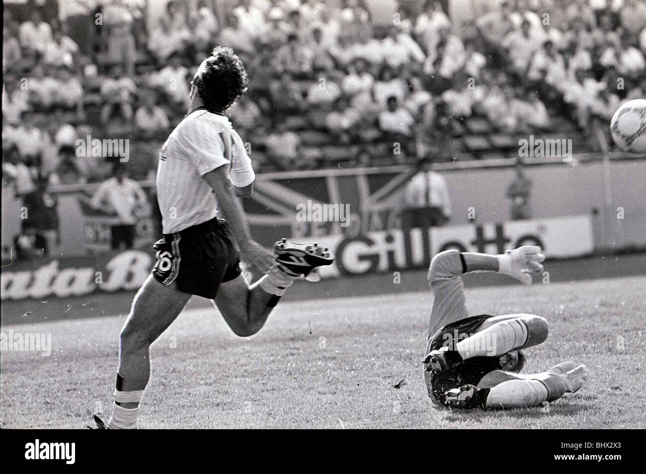 World Cup 1986 Group F England 3 Poland 0 Peter Reid (16) runs past ...