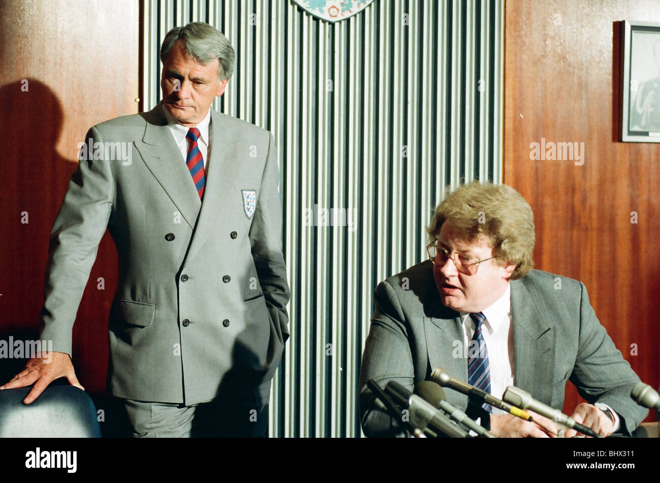 Three lions england badge hi-res stock photography and images - Alamy