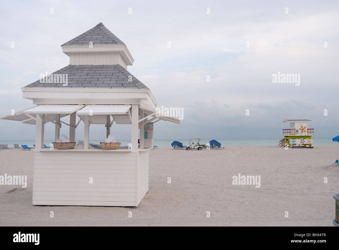 Empty hut hi-res stock photography and images - Alamy