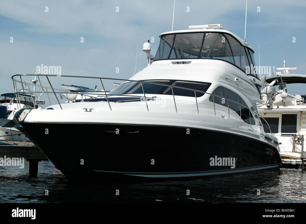 Motor cruiser boat hi-res stock photography and images - Alamy