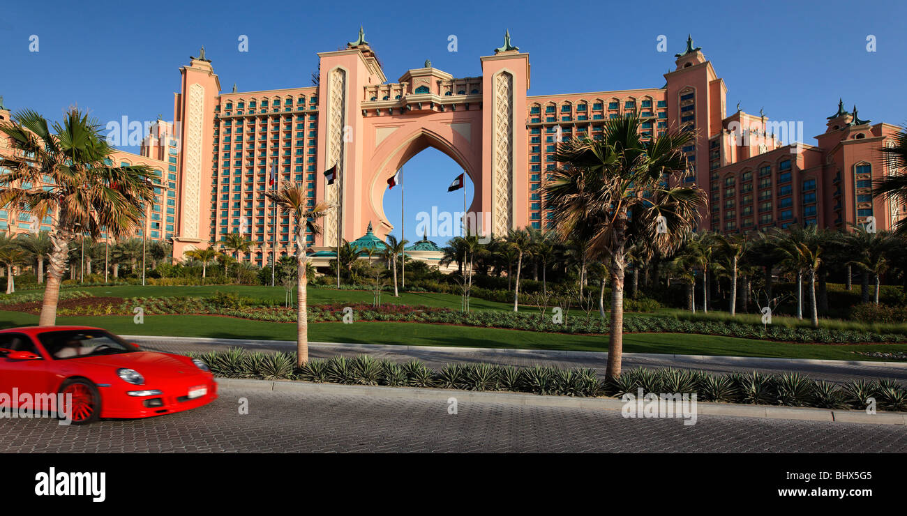 Atlantis Hotel, The Plam Jumeirah, Dubai , UAE Stock Photo - Alamy