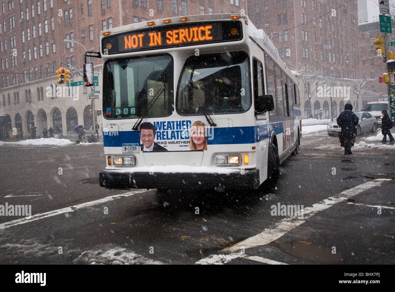 Mta bus hi-res stock photography and images - Alamy