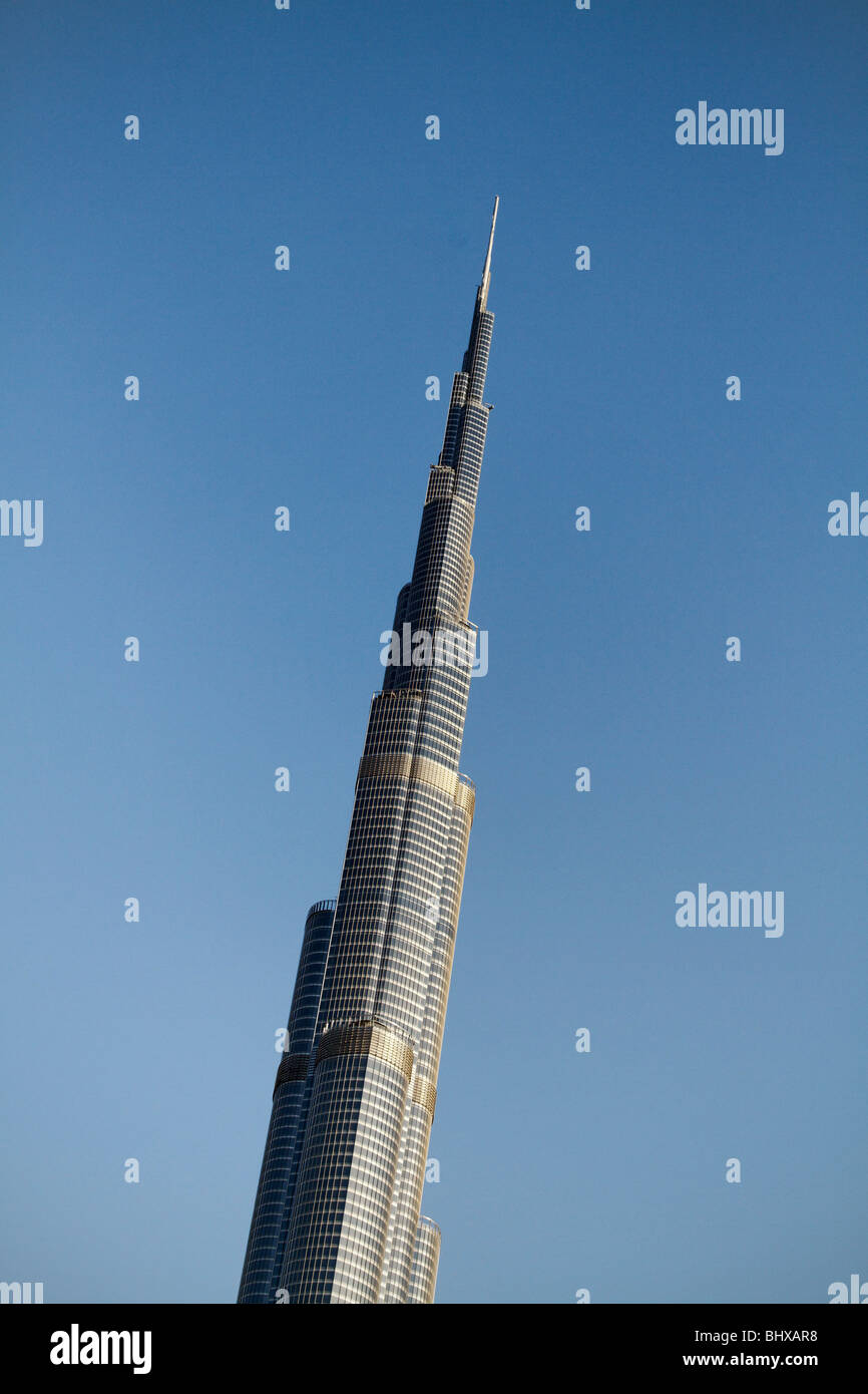 Feet dubai hi-res stock photography and images - Alamy