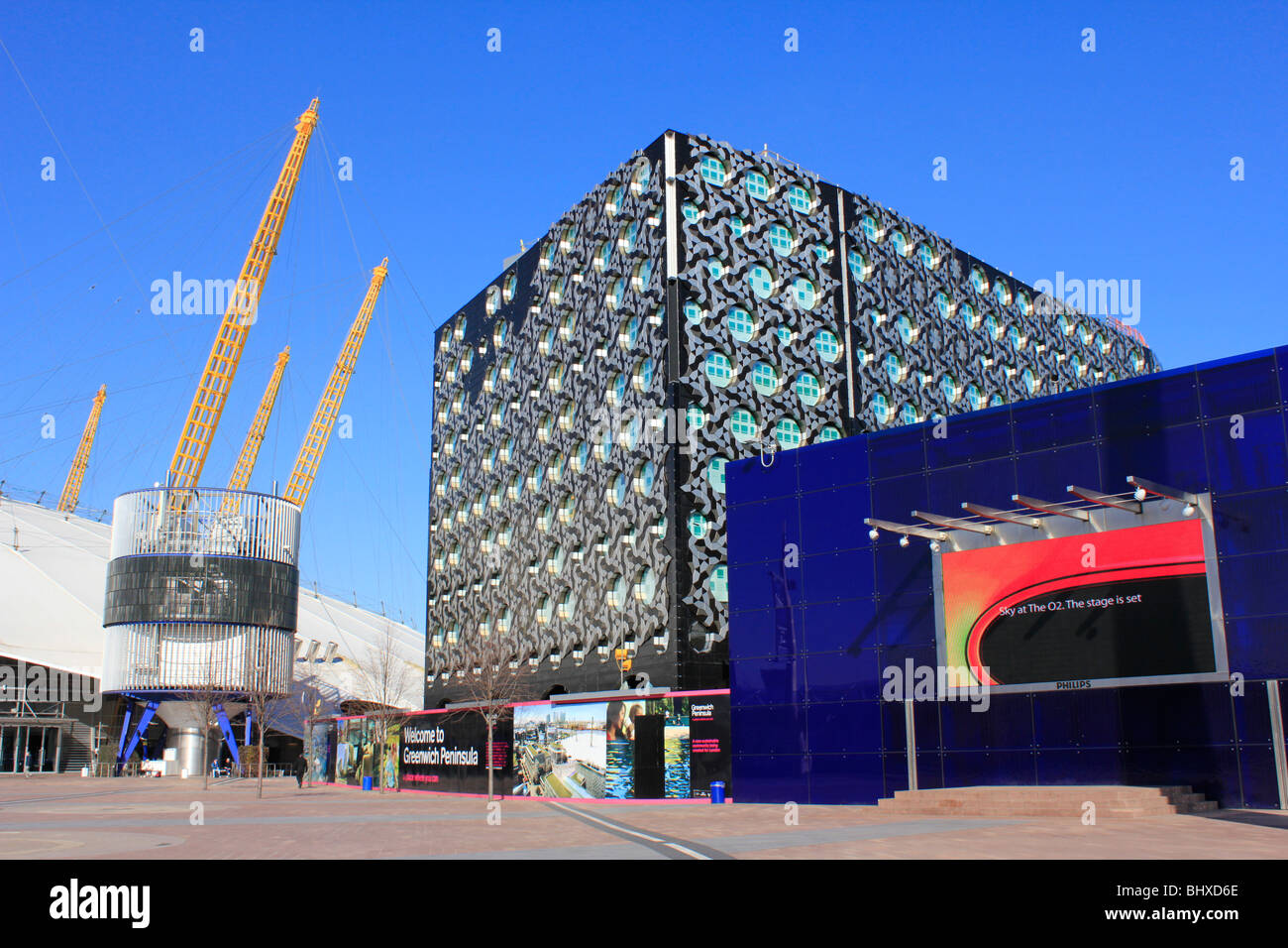 O2 arena and Ravensbourne College of Design & Communication’s greenwich ...