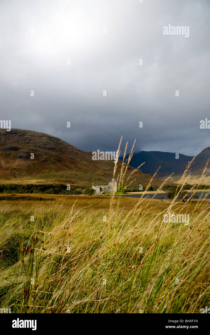 Invergarry castle hi-res stock photography and images - Alamy
