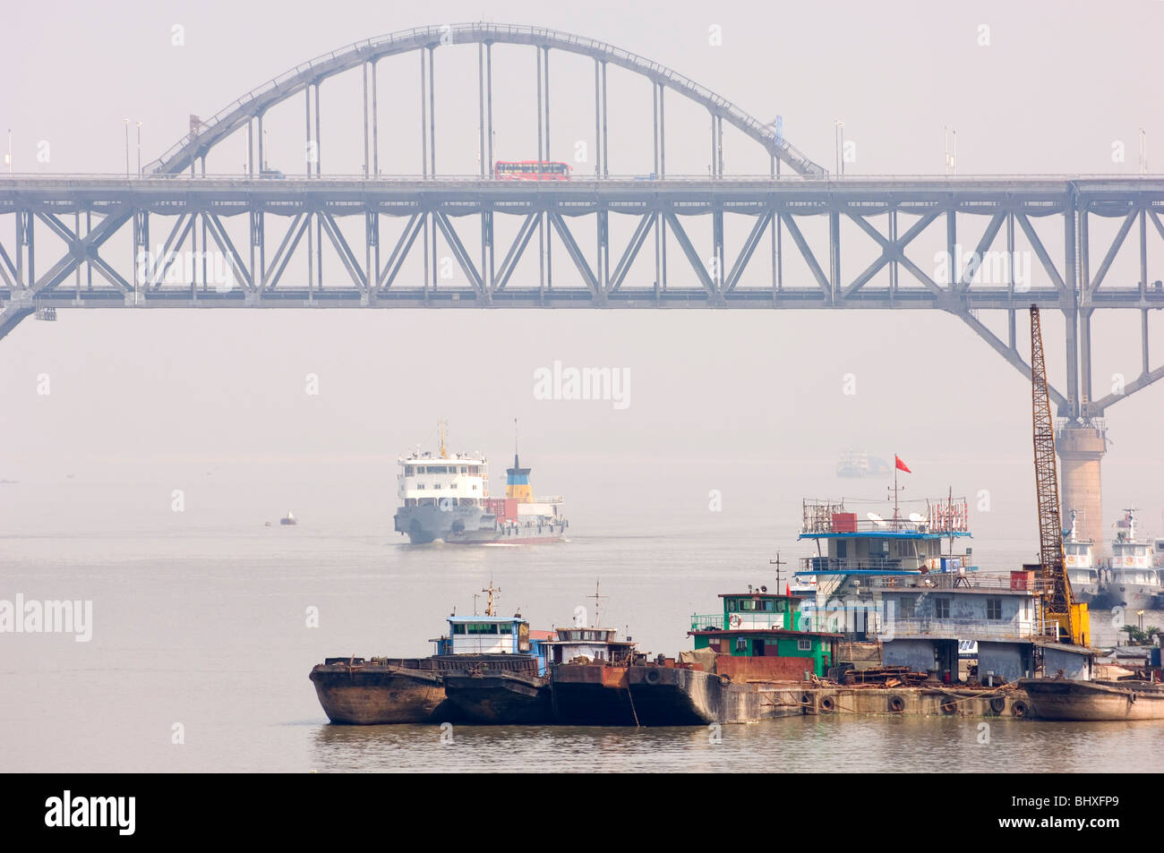 Jiujiang yangtze river bridge hi-res stock photography and images - Alamy