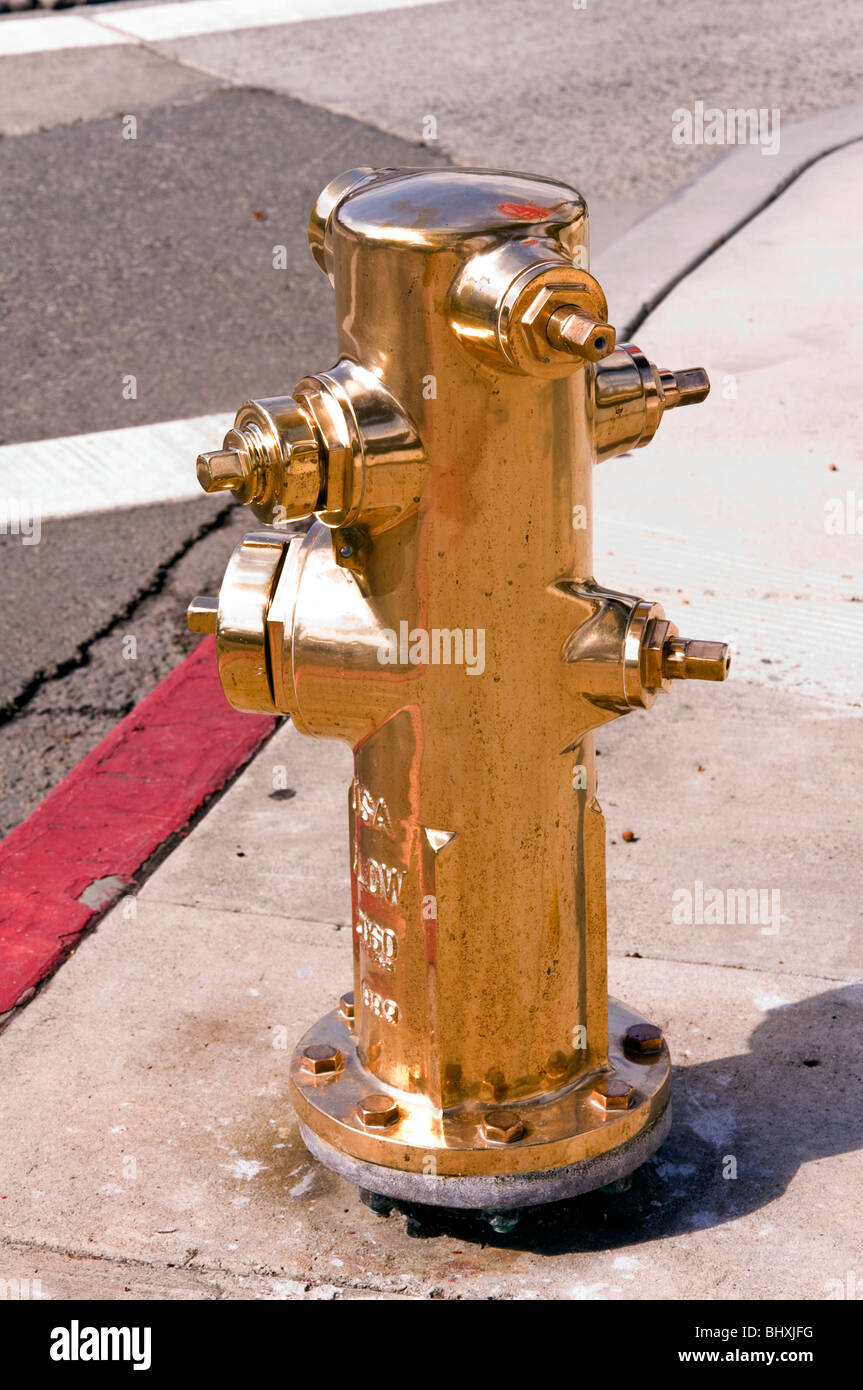 Fire plug hi-res stock photography and images - Alamy