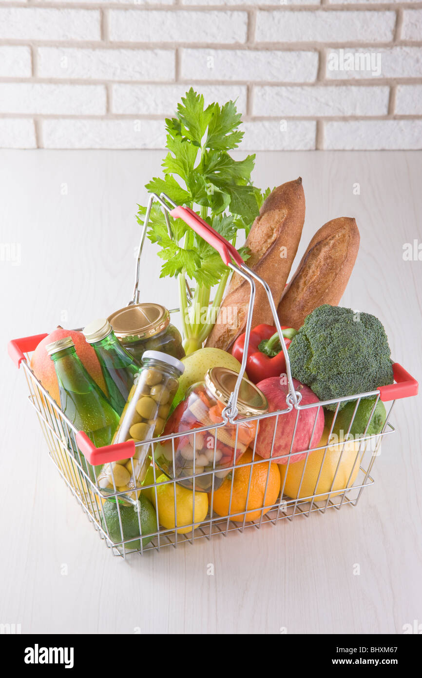 Grocery basket hi-res stock photography and images - Alamy