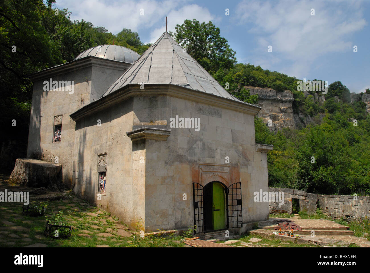 Tample tomb hi-res stock photography and images - Alamy
