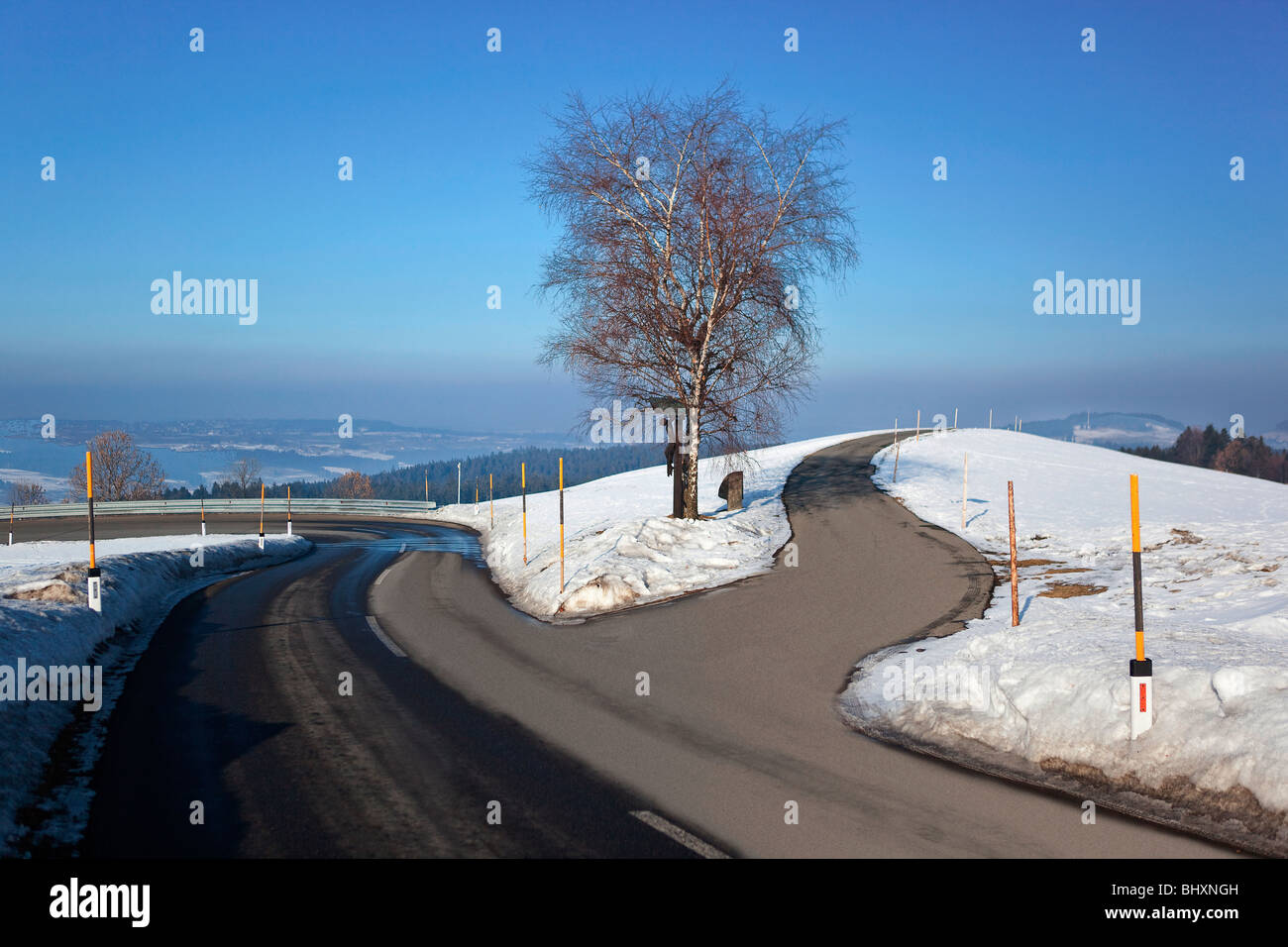 Winter snow road junction hi-res stock photography and images - Alamy